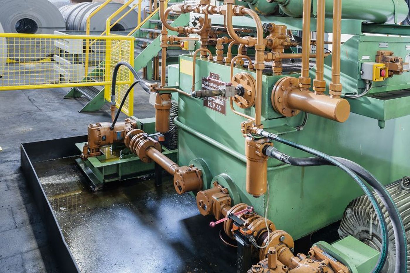 适用于油基介质的连续液位传感器 - ifm